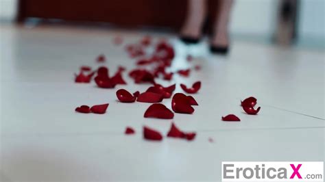 Stunning Gf Massaged And Made Love To By Bf Xempire Hard Working Babe