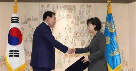 尹 전 정권 장관 훌륭한 사람 없다에민주당 개탄스럽다
