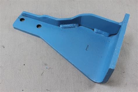 Crusader Marine 454 Cid 350hp 7 4l Raw Water Pump Bracket 97293