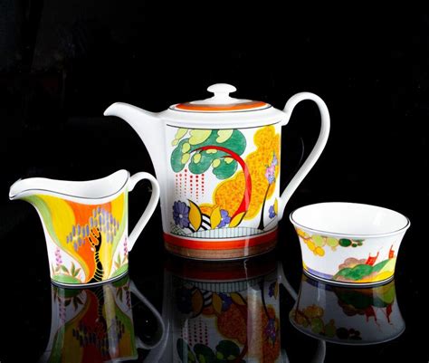 Clarice Cliff — Pm Antiques And Collectables