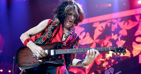 Aerosmiths Joe Perry Clears The Air In New Book