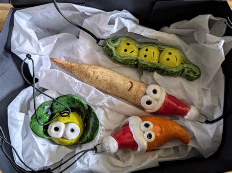 Ceramic Carrots Parsnips Pea Pods And Sprouts Christmas Tree Decorations Cute Veggie Pottery