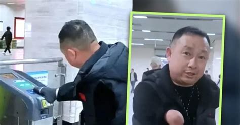 한쪽 팔 없는 승객에 장애 증명 요구한 中기차역 직원