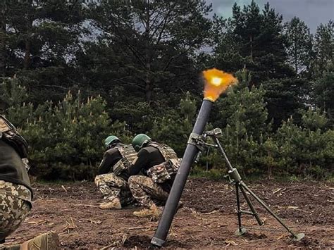 Окупанти масово відмовляються воювати під Марїнкою та посилюють поліцейський режим у Криму