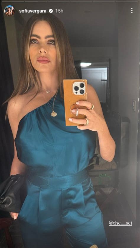 Sofia Vergara Wears A Gold Shell Necklace — Get The Look For 26 Us