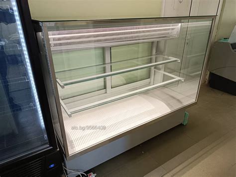 Налична Сладкарска хладилна витрина Хладилна витрина Frigo