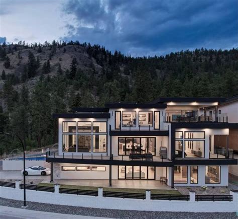 Luxury Retreat Rooftop Hot Tub And Pool West Kelowna Aktualisierte