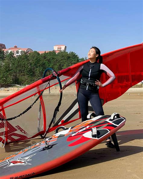 윈드서핑 강사 윈드우먼 🌬 다들 즐거운 12월 보내고 계신가요😃 전 모두가 아시다시피 따뜻한 보라카이에서 두달 살이를 하고 있습니다😆 따뜻한 보라카이에서 아침마다