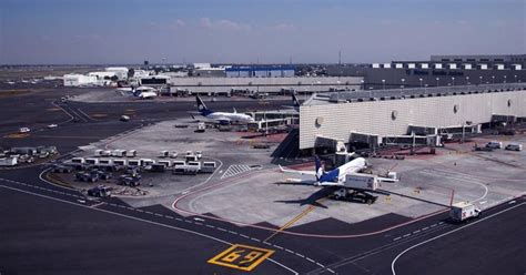 Impactan Dos Aviones Al Rodar En Pistas Del Aicm No Hay Heridos R