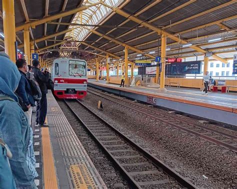 Kai Commuter Transportasi Publik Pilihan Utama Warga Jabodetabek