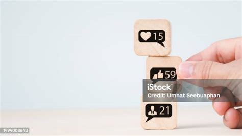 소셜 미디어 참여의 개념입니다 다른 상징과 관점이 존중됩니다 우리가 상호 작용하고 참여하고 데이터를 교환하는 방법 기업이 고객과