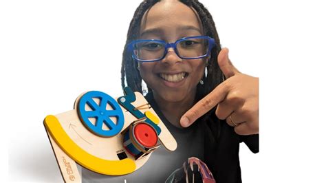 The Disc Launcher Toy From Markrober And Crunchlabs Youtube