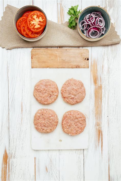 How To Make Juicy Turkey Burgers The Ultimate Guide Thekitchentoday