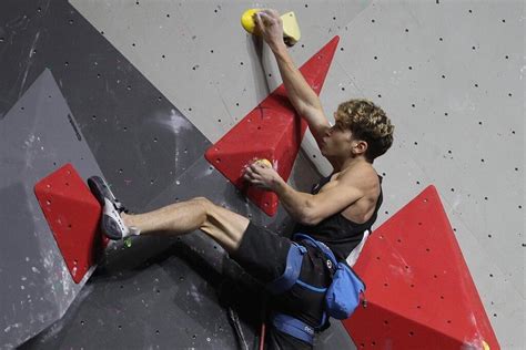 Escalade Le Français Mejdi Schalck Titré En Bloc Aux Neom Beach Games