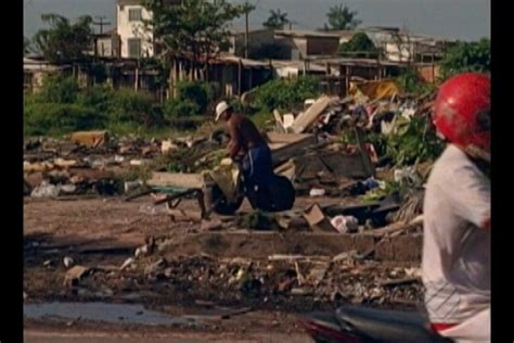 Moradores Do Bairro De Canudos Reclamam Do Lixo Acumulado No Antigo