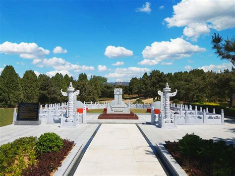 华龙皇家陵园