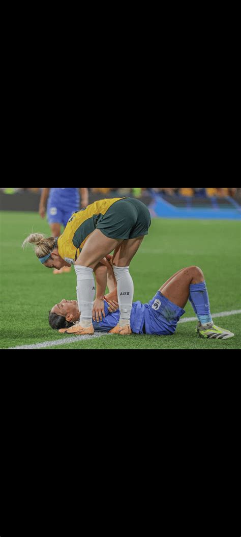 Ellie Carpenter Bubble Butt Rwomensoccerlegs