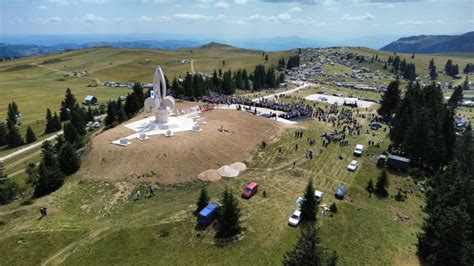 Pogledajte kako iz zraka izgleda spomenik General Mehmed Alagić na