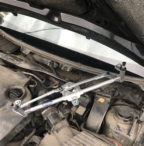 Поводки дворников нового образца — Volkswagen Golf Mk4, 1,6 л, 2001 ...