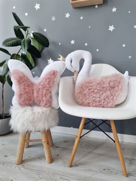 Personalized Swan Pillow Set