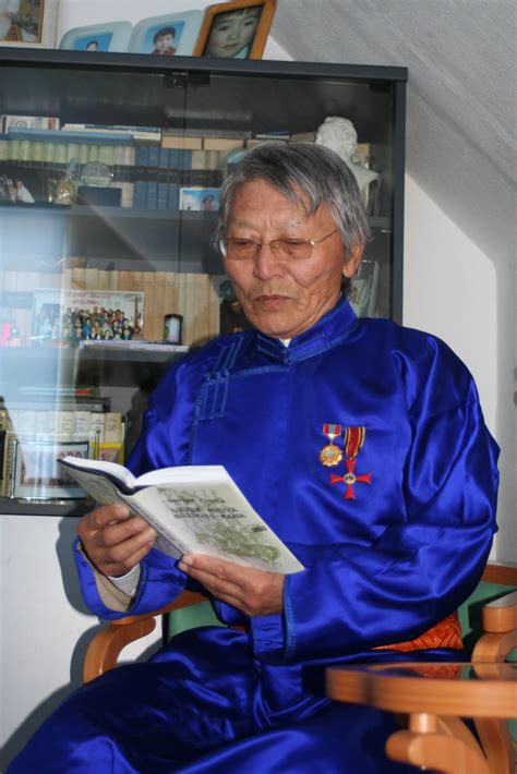 Purevsuren Өнөөдрийн харсан хамгийн гоё зураг ️ Эмэгтэй нисгэгч Алтангадас одонг хүртлээ Хэр