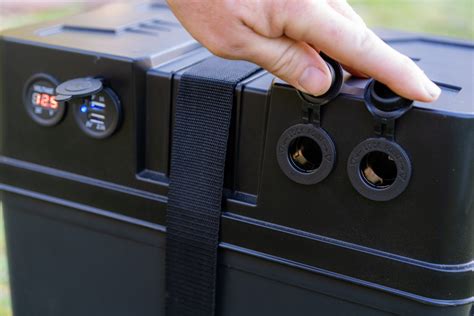 باکس باتری قابل حمل با خروجی DC USB و فندکی ibattbox0012 ایران آیرونمن ۴x۴