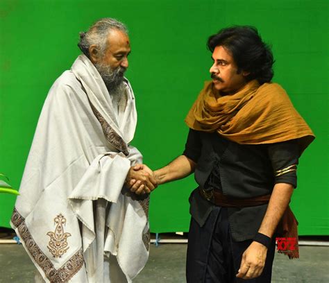 Pawan Kalyan Felicitates Art Director Thota Tharani For Hari Hara Veera