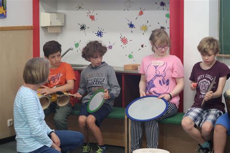 Schülerinnen und Schüler der Schule am Noor zu Besuch in der Klasse 4b