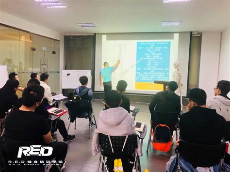 健身教练这个职业到底怎么样 赚钱吗⁉️ 知乎