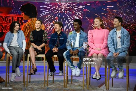 Ноа Шнапп в компании коллег по сериалу Очень странные дела на ТВ передаче Сегодня в рамках