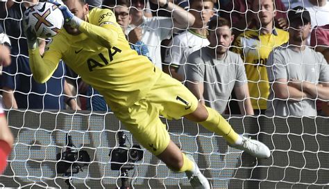 Harry Kane Cetak Dua Gol Tottenham Menang Di Markas Nottingham Forest