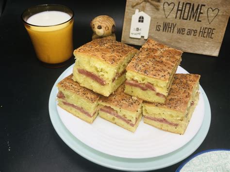 Placinta Aperitiv Cu Salam Si Cascaval Farfuria Cu Gust Retete Culinare Din Intreaga Lume