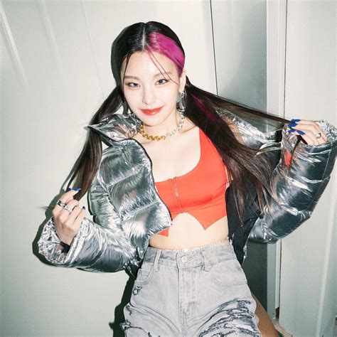 ITZY Yeji R Kpopfap