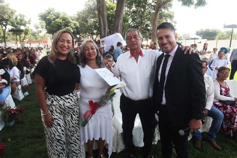 Alcalde Johan Castañeda casó a 89 parejas en matrimonio civil