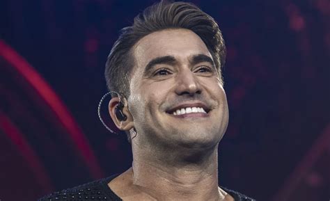 Tayrone Celebra 20 Anos De Carreira Com O Lançamento Do álbum Completo “tayrone Exclusivo” Nesta