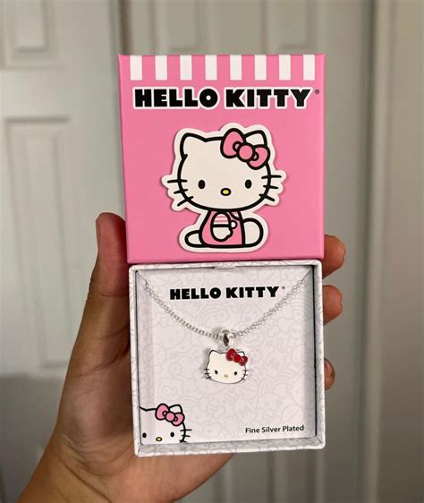 Pin Di St 011 Su Hello Kitty Nel 2024