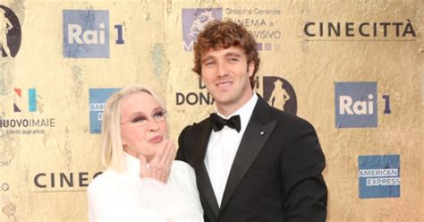 Paolo Ciavarro Chi è Il Figlio Minore Di Eleonora Giorgi Età Padre