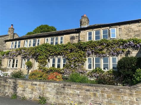 Woodlea Cottage Almondbury Holiday Cottage Bird Spot
