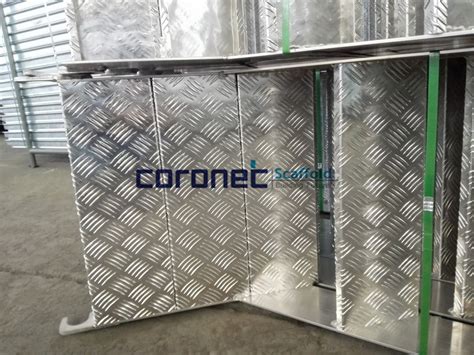 China Aluminum Stairs Scaffold With Internal And External Handrails