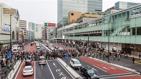 People For Street Crossing At Shinjuku Express Bus Terminal Editorial