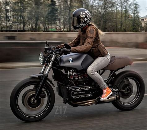 Épinglé Par Jatin Arya Sur Cool Women Café Racer Bmw Bikeuse