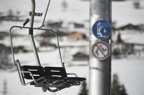 L épidémie du plus dangereux variant dans une station de ski bien connue au Canada montre que
