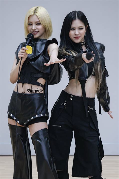 251122 Itzy At Mini Fanmeeting Kpopping