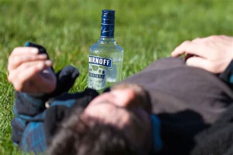 알코올 중독 치료에 도움 되는 12가지 극복 방법