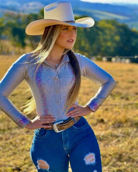 Pin By ICEPIMP On COUNTRY GIRLS Classy Cowgirl Outfits Cowgirl Style Outfits Curvy Women Jeans