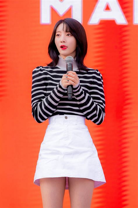 뜯끼 on Twitter 여의도 비니 만우절에도 난 오직 너 뿐이얌 오마이걸 OHMYGIRL おまごる 비니 BINNIE ビニ WM