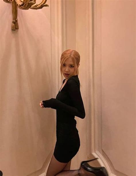 블랙핑크 로제 완벽한 S라인 몸매한 줌 허리 N샷 뉴스1