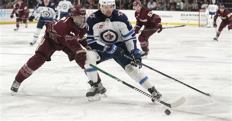 Jets Extend Points Streak To 12 Straight With 6 2 Win Over Coyotes