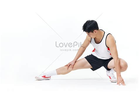 Men Warm Up Before Running Picture And Hd Photos Free Download On Lovepik