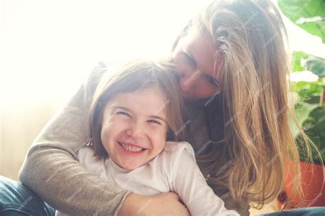 Premium Photo Mother And Daughter Having Fun At Home